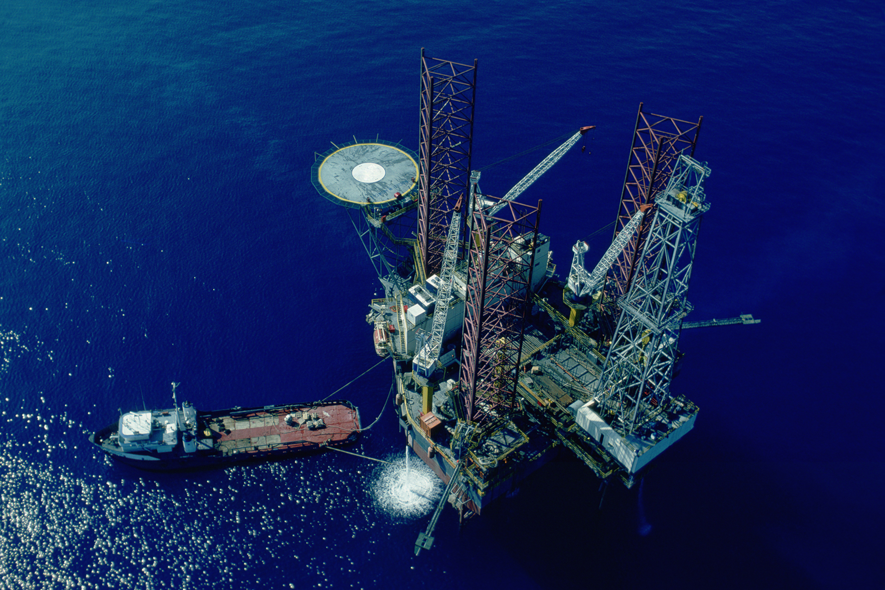 Dismantling oil and gas platforms | Veolia