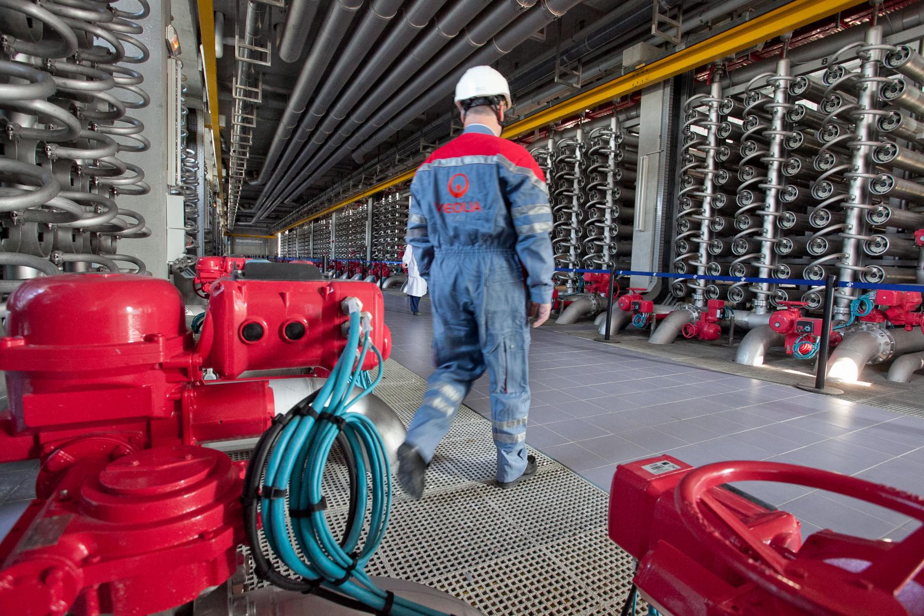 Treatment and distribution of water to SEDIF | Veolia